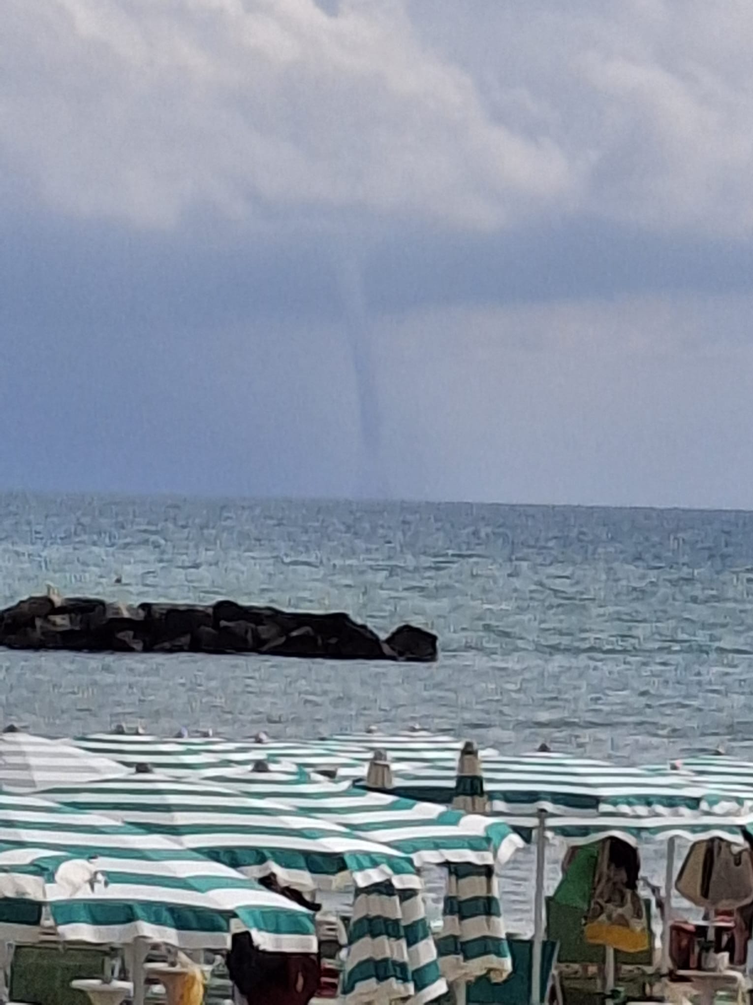 VeraTV.it | Tromba marina al largo di San Benedetto, domenica da allerta gialla