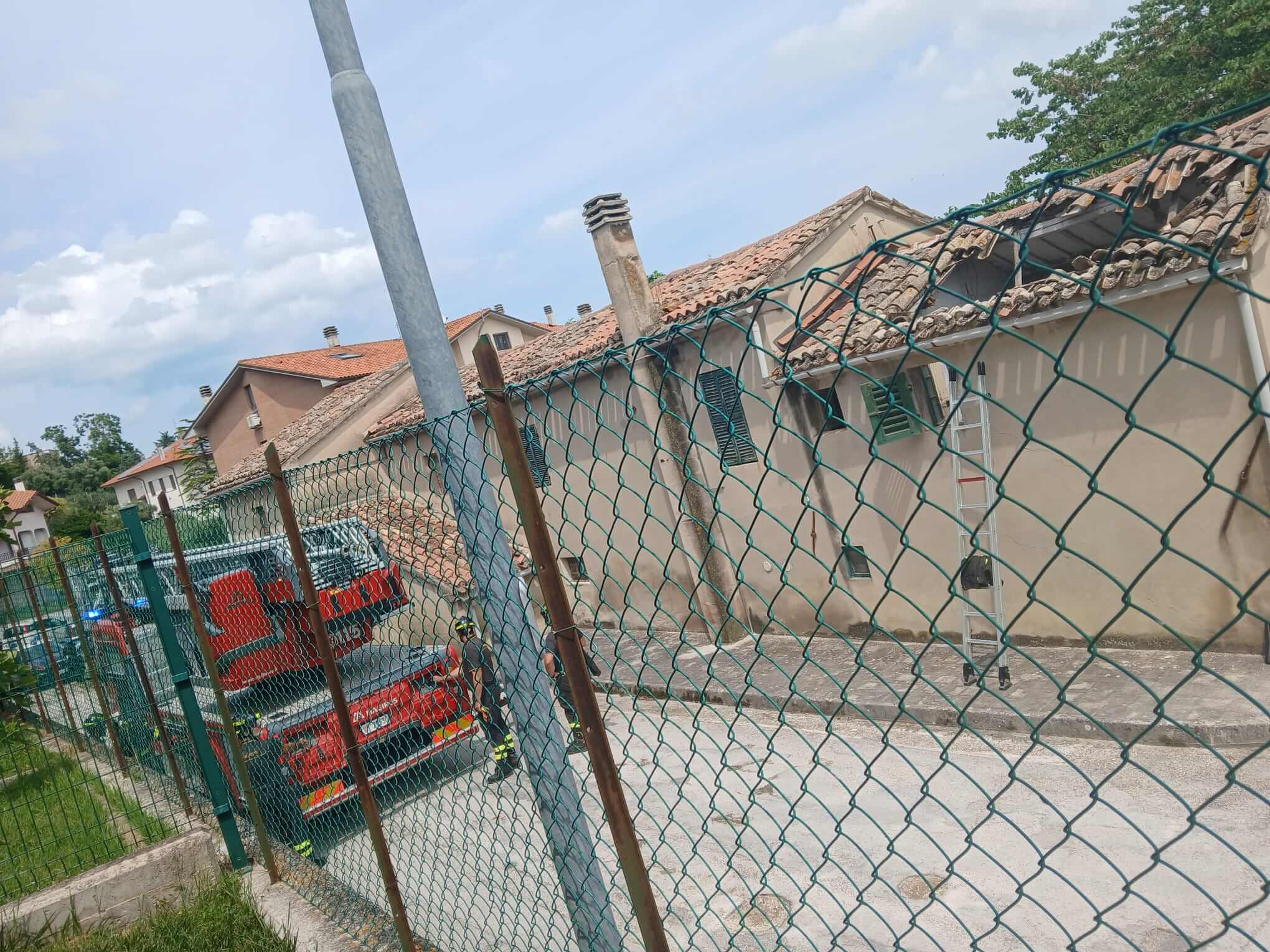 VeraTV.it | Monte San Vito – Tanta paura per un improvviso boato ed il ...